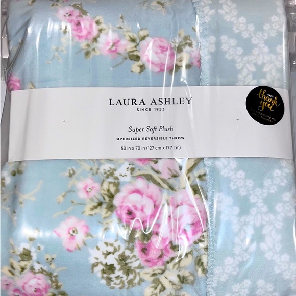 Laura Ashley | Bedding | Nwt Laura Ashley Vintage Floral Print Throw Blanket | Poshmark